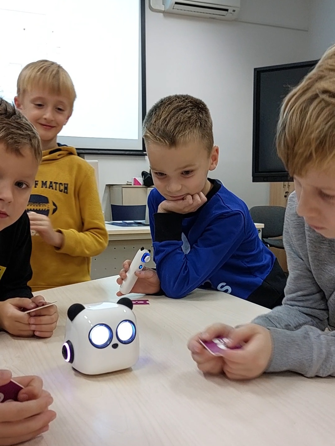 Robotika za predškolce i prvašiće: Mtiny i Code&Go Robot Mouse pokreću ...